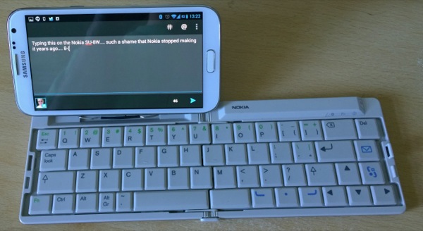 How To: Use A Bluetooth Keyboard To Convert Your Phone To A Mini-laptop