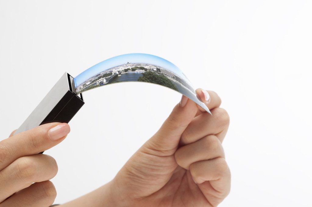 Samsung Provides Key Details About The Flexible AMOLED Display Used On ...